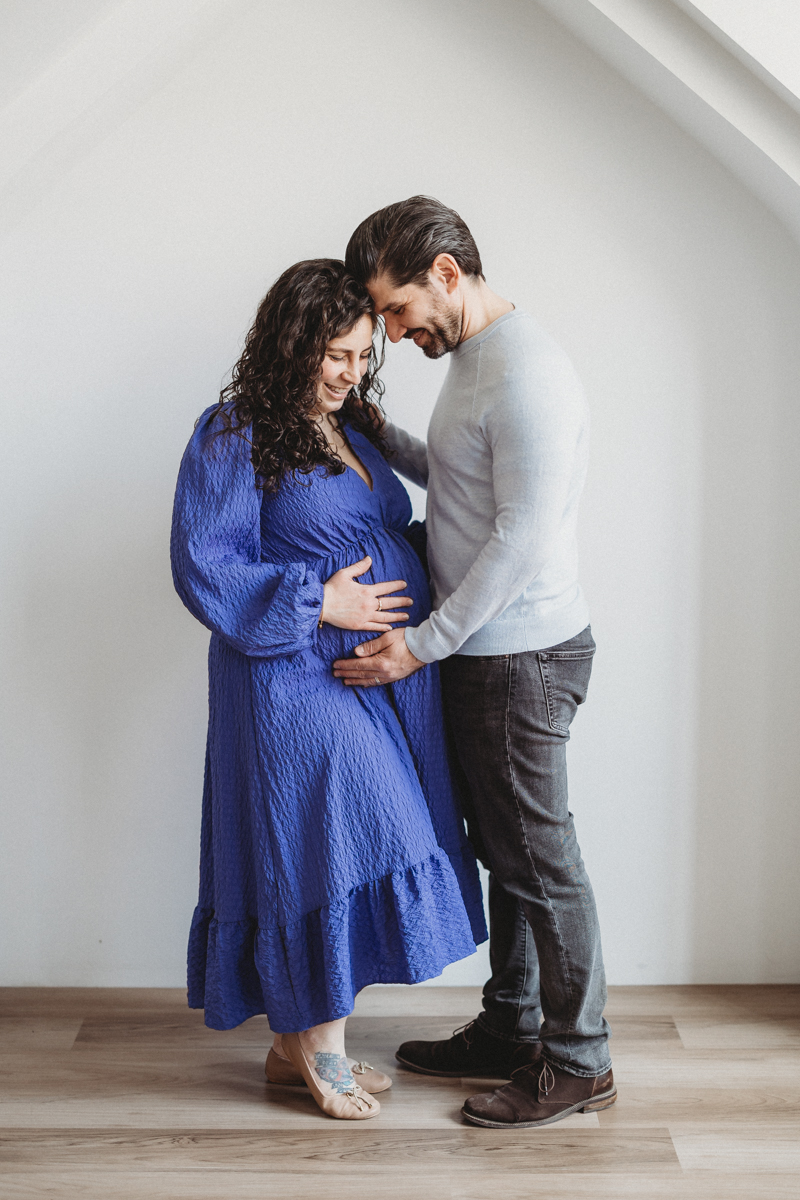 Maternity Post with Floral Set - Michelle Little Photography